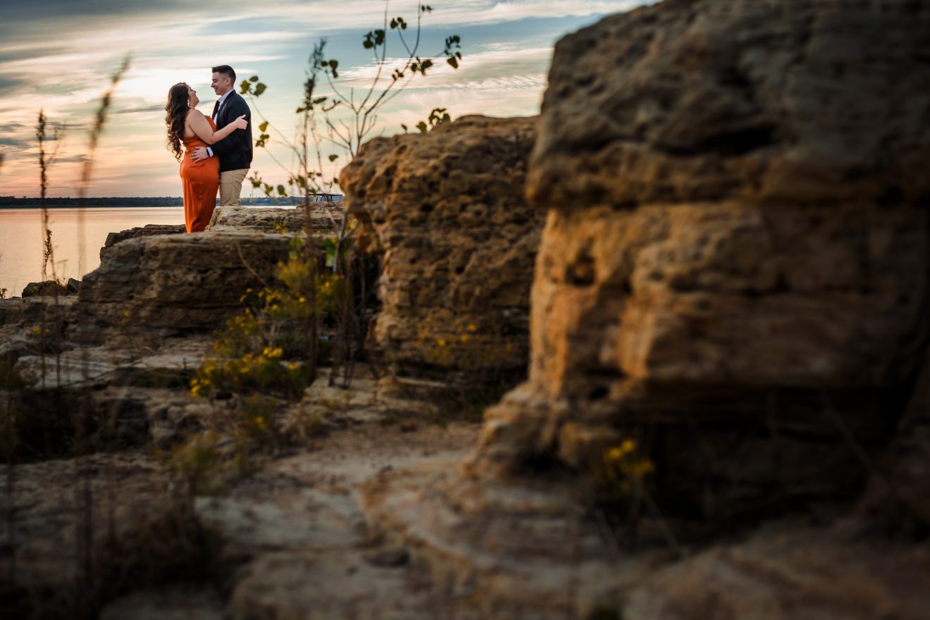 Emily & Max :: Downtown Grapevine, Rockledge Park Engagement - Popography